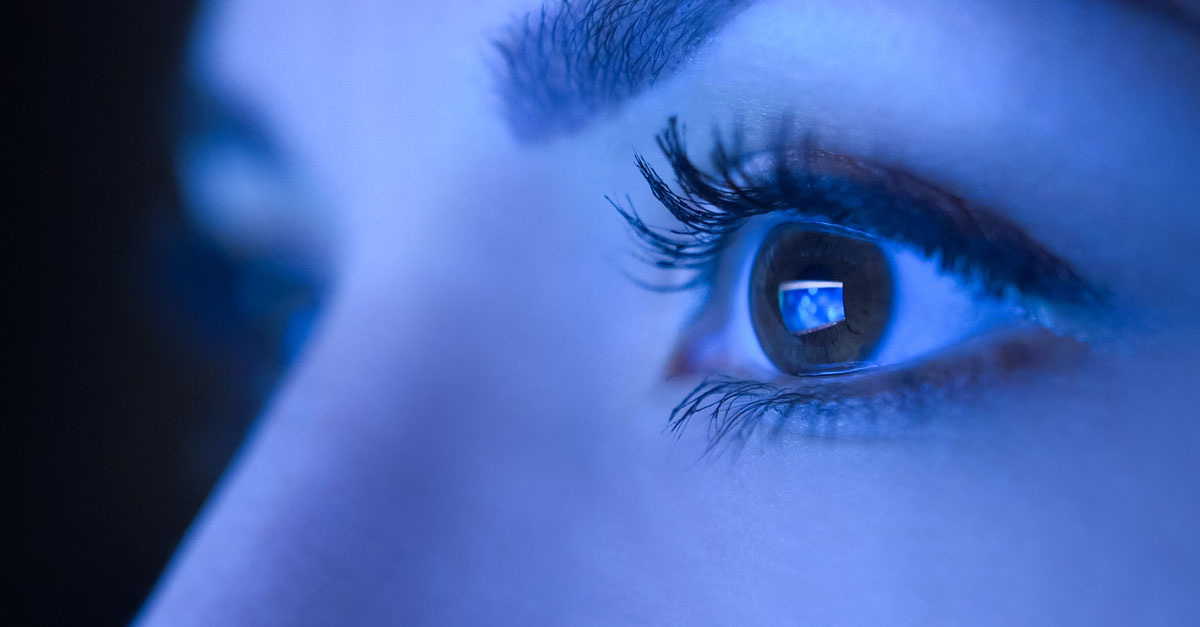¿Qué afectación tiene la luz azul en los ojos?