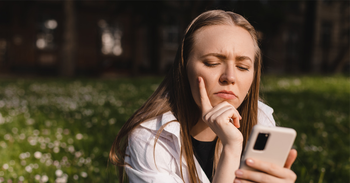 Why do we squint our eyes to enhance focus?