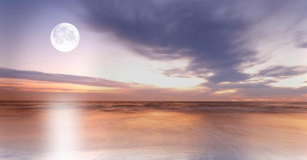 Visual curiosities: the moon illusion—paradoxes of apparent size